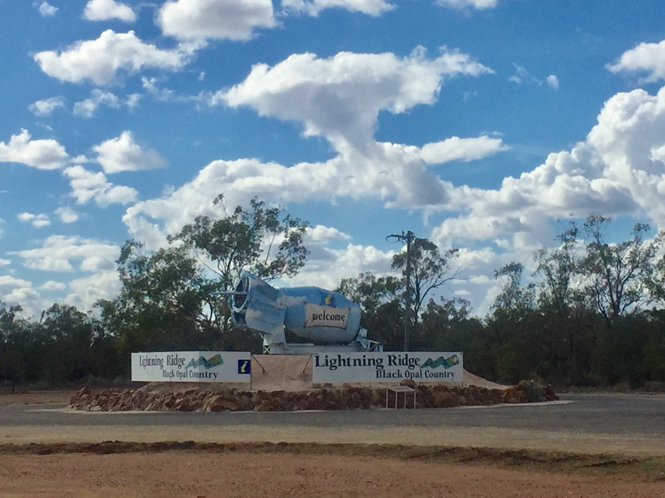 March 23-25: Lightning Ridge, by Mick – routinedetour.com